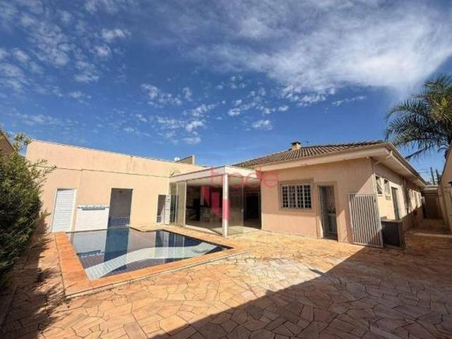 Casa à Venda de 03 Quartos sendo todos Suítes no Bairro City Ribeirão em Ribeirão Preto com Varanda