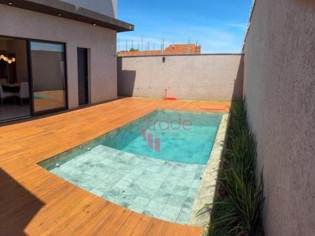 Casa à Venda de 03 Quartos sendo todos Suítes no Bairro Vila do Golf em Ribeirão Preto com Piscina