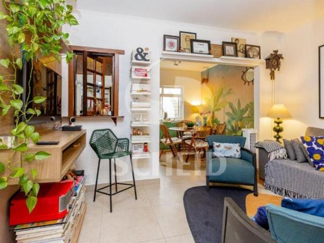 Casa de vila a venda de 111,00m² útil, com 2 quartos e 2 vagas no Alto da Boa Vista!