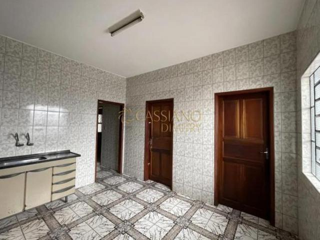 Casa à venda de 135,50m² | 03 dormitórios, 01 banheiro e 04 vagas de garagem | Monte Castelo São J