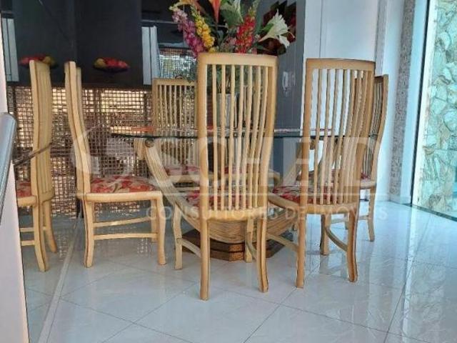 Casa a venda de 132,00m² útil, com 3 quartos e 2 vagas na Saúde