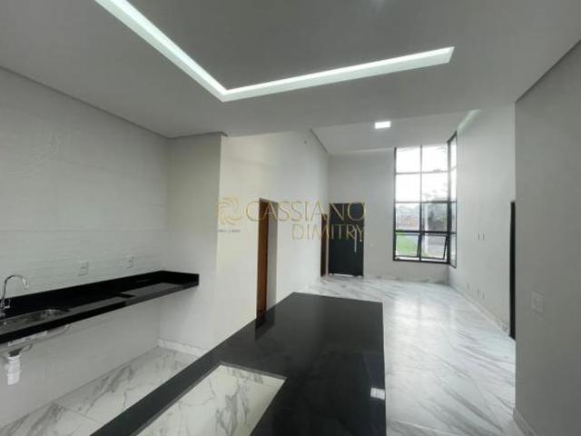 Casa à venda de 150m² | 03 dormitórios, sendo 01 suíte e 02 vagas de garagem | Condomínio Terras do