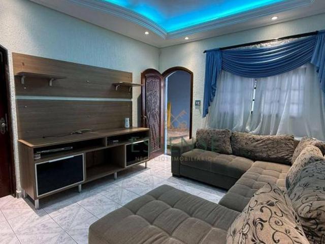 Casa à Venda de 151 m² no Parque Maria Helena Suzano/SP: Com sala de estar, cozinha, 03 dormitório