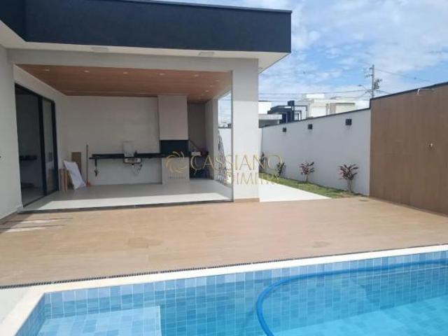Casa à venda de 166m² | 03 dormitórios, sendo 01 suítes e 04 vagas de garagem | Condomínio Santa Môn