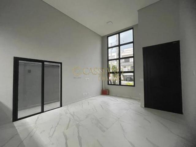Casa à venda de 169m² | 03 dormitórios, sendo suítes e 04 vagas de garagem | Cond. Residencial Terra