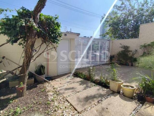Casa a venda de 160,00m² útil, com 3 quartos e 2 vagas, no Jardim Cidália!
