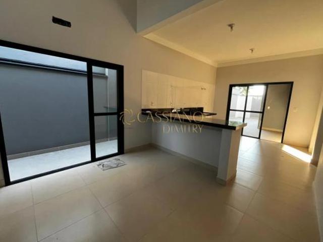 Casa à venda de 163m² | 03 dormitórios, sendo suítes e 04 vagas de garagem | Condomínio Floradas do