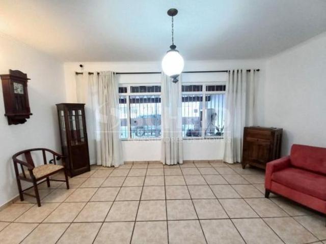 Casa à venda de 178m² útil, com 3 quartos e 2 vagas na Vila Mascote