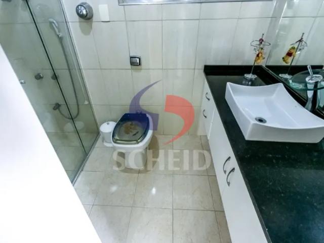 Casa a venda de 180,00m² útil, com 3 quartos e 2 vagas no Jabaquara