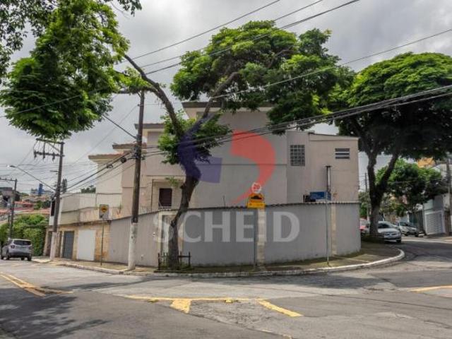 Casa a venda de 180,00m² útil, com 3 quartos e 2 vagas no Jabaquara