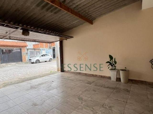 Casa à Venda de 180m² em Jundiapeba Mogi das Cruzes/SP: 03 dormitórios
