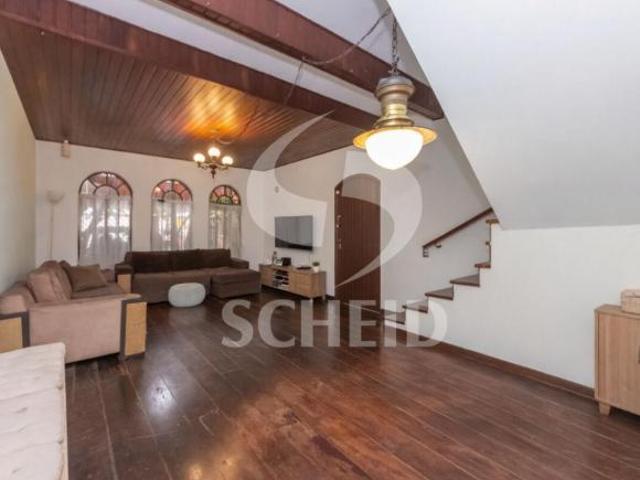Casa a venda de 190,00m² útil, com 3 quartos e 2 vagas no Jabaquara