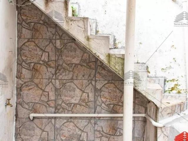 Casa a venda de 200 m² no Cambuci, 3 dormitórios, 2 banheiros, lavanderia, área de serviço, varanda