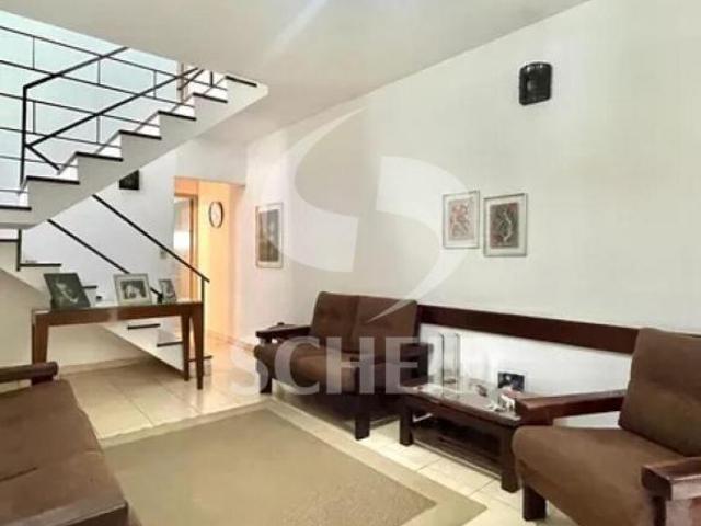 Casa a venda de 200,00m² útil, com 4 quartos e 2 vagas na Vila Mascote !