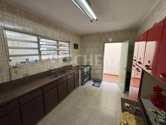 Casa à venda de 218,00m² útil, com 3 quartos e 3 vagas na Saúde
