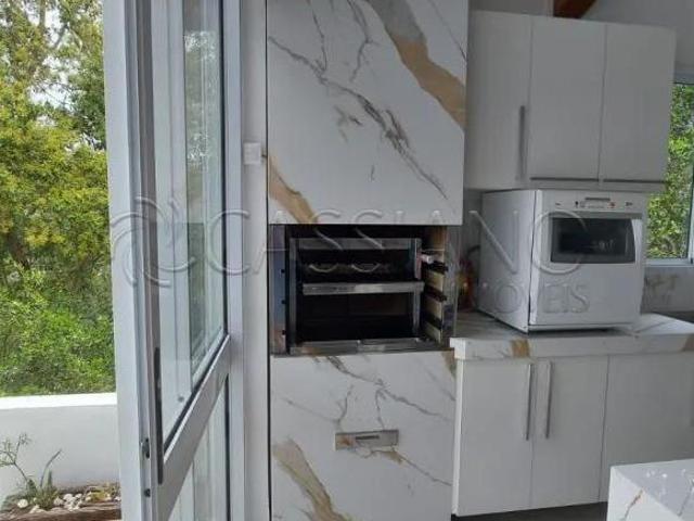 Casa à venda de 220m² | 03 dormitórios, 02 banheiros e 01 vaga de garagem | Centro Paraibuna |