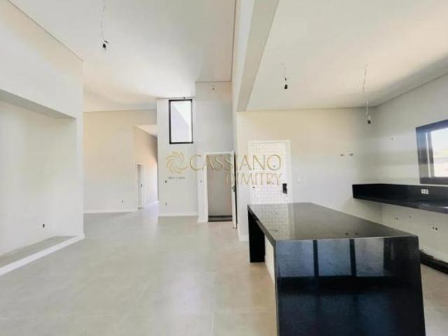 Casa à venda de 221m² | 03 dormitórios sendo 03 suítes e 05 vagas de garagem | Condomínio Residencia