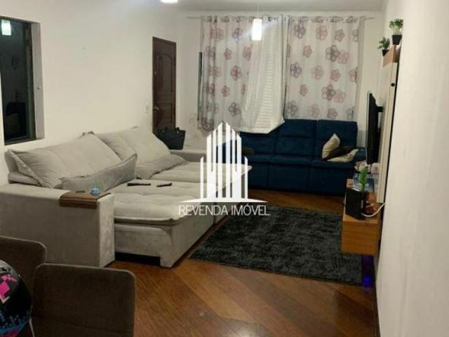 Casa à venda de 233m² com 3 dormitórios