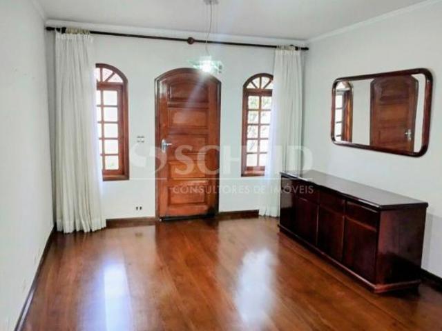 Casa a venda de 240,00m² útil, com 3 quartos e 4 vagas, no City Campo Grande