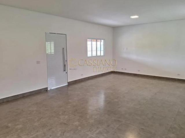 Casa à venda de 250 m² | 03 dormitórios, sendo 01 suíte e 04 vagas de garagem | Condomínio Residenci