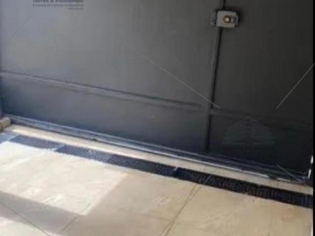 Casa a venda, de 250m2 com piscina e churrasqueira a 3 minutos da Marginal Tietê, próximo a supermer