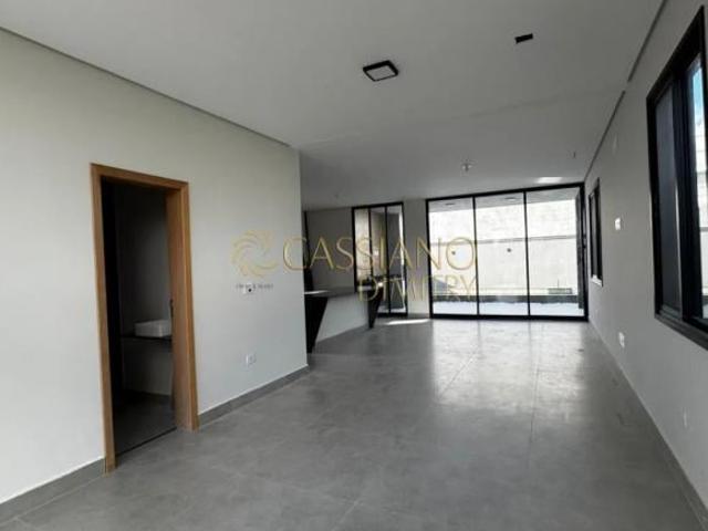 Casa à venda de 252m² | 04 dormitórios, sendo 02 suítes e 04 vagas de garagem | Condomínio Vereda do