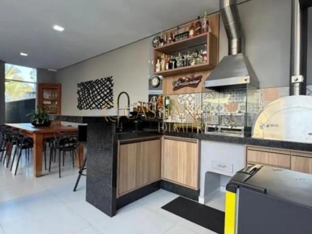 Casa à venda de 262m² | 04 dormitórios, sendo suítes e 04 vagas de garagem | Condomínio Altos da Ser