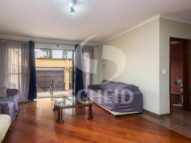 Casa a venda de 290,00m² útil, com 4 quartos e 3 vagas no Planalto Paulista