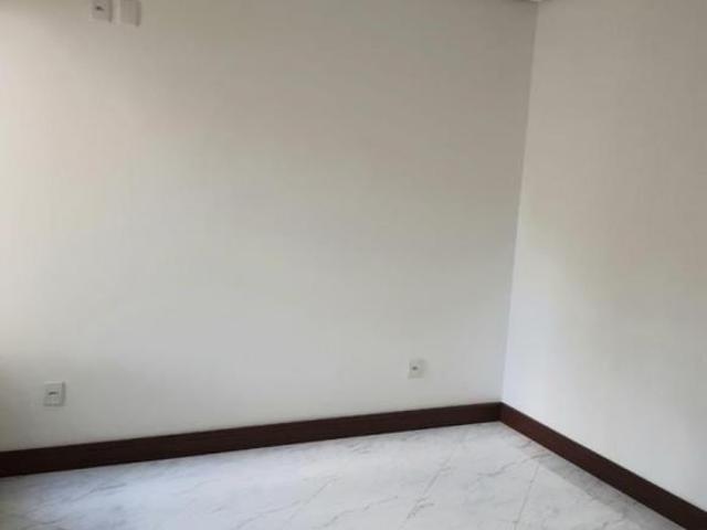Casa à venda de 2 dois dormitórios no bairro Niterói em Canoas