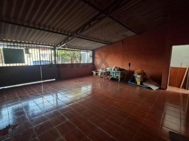 CASA Á VENDA DE 2 QUARTOS NA SAMAMBAIA SUL