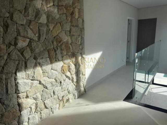 Casa à venda de 320m² | 03 dormitórios, sendo suítes e 03 vagas de garagem | Condomínio Rseidencial