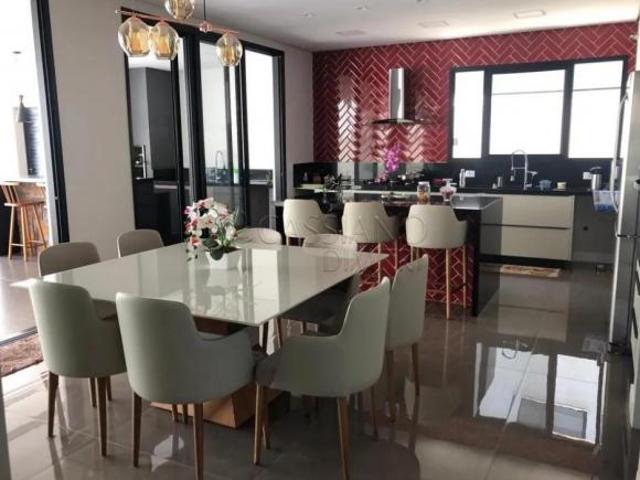 Casa à venda de 340m² | 03 dormitórios, sendo suítes e 02 vagas de garagem | Condomínio Alphaville I
