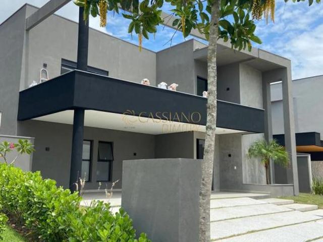 Casa à venda de 355m² | 04 dormitórios, sendo suítes e 02 vagas de garagem | Condomínio Alphaville I