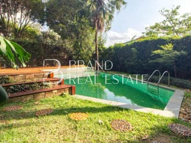 Casa á venda de 369 m², com 4 quartos e 2 vagas no bairro Sumarezinho