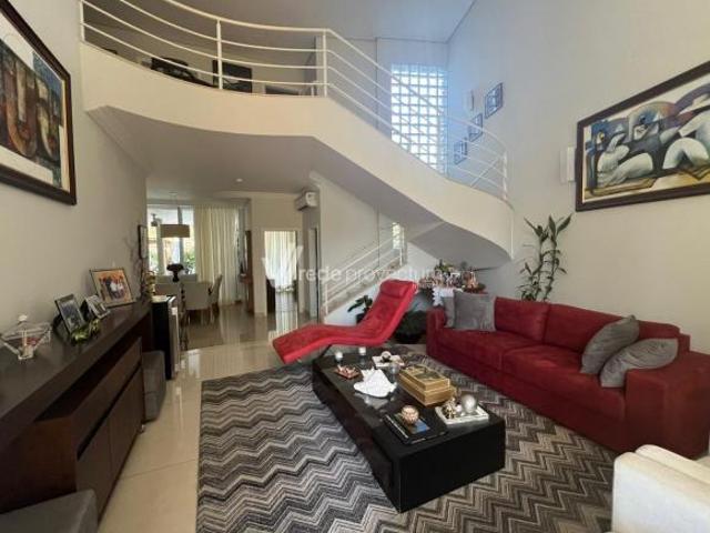 Casa à VENDA de 370m2 de área construída, no Condomínio de alto padrão em Barão