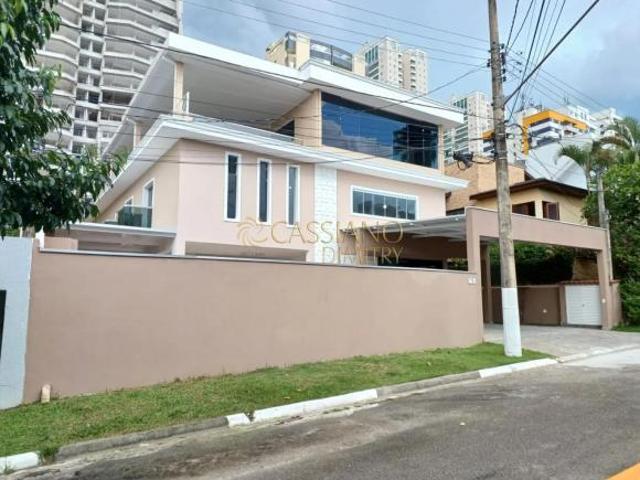 Casa à venda de 370m² | 04 dormitórios, sendo suítes e 02 vagas de garagem | Condomínio Aquarius I