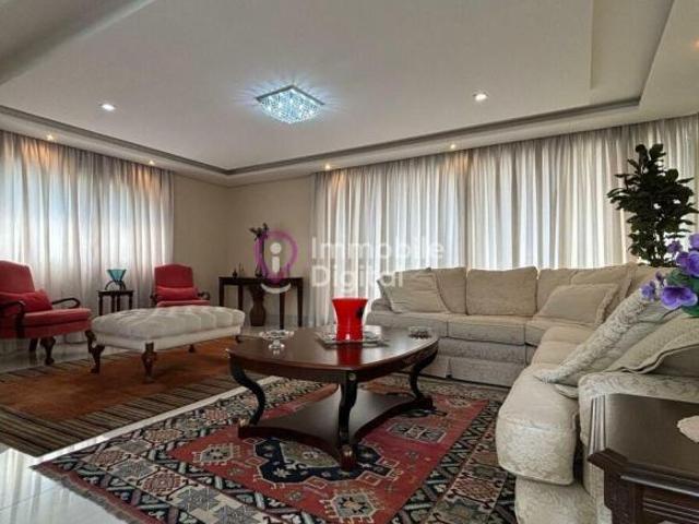 Casa à Venda de 370m² I 04 Dormitórios 3 Suítes I 06 Vagas I Piscina I Alto da Boa Vista