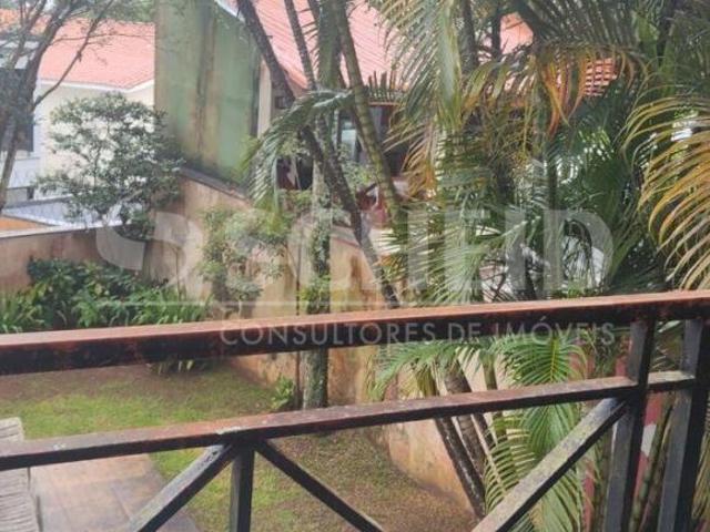 Casa A Venda de 407,00m² útil, com 4 quartos 4 Suítes 6 vagas em Interlagos
