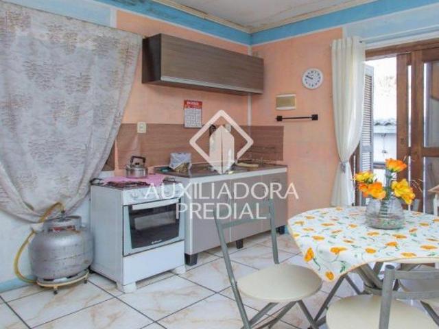 Casa a venda de 4 dormitórios, alto Petrópolis