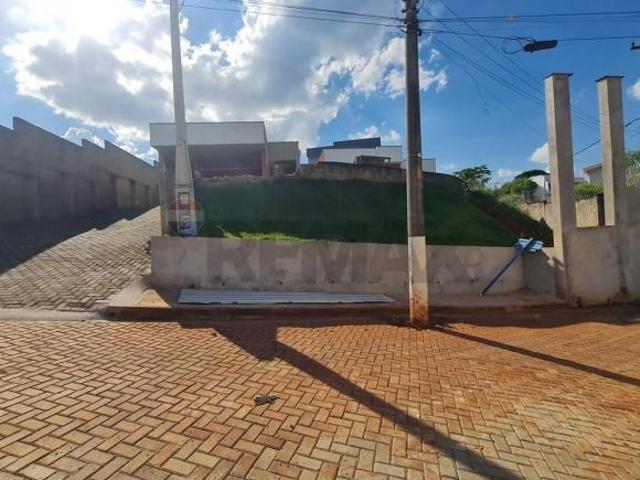 Casa à venda de 4 quartos sendo 3 suítes por R$ 857.800 no Condomínio Monte Belo em Santo Antônio de