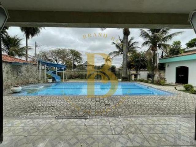 Casa á venda de 580m², com 7 dormitórios e 10 vagas