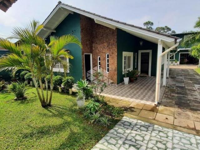 Casa a venda de 5 dormitórios no bairro Berto Círio em Nova Santa Rita