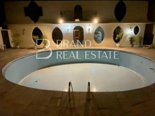 Casa á venda de 616m² privativos, com 04 suítes, piscina e 04 vagas no Jardim Guedala