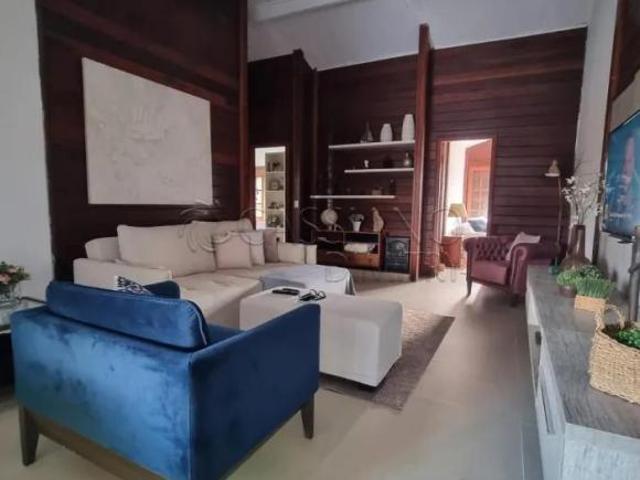 Casa à venda de 660m² | 04 dormitórios, sendo 02 suítes e 04 vagas de garagem | Cond. Alpes de Guara