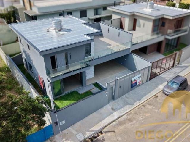 CASA À VENDA DE ALTO PADRÃO EM ATIBAIA