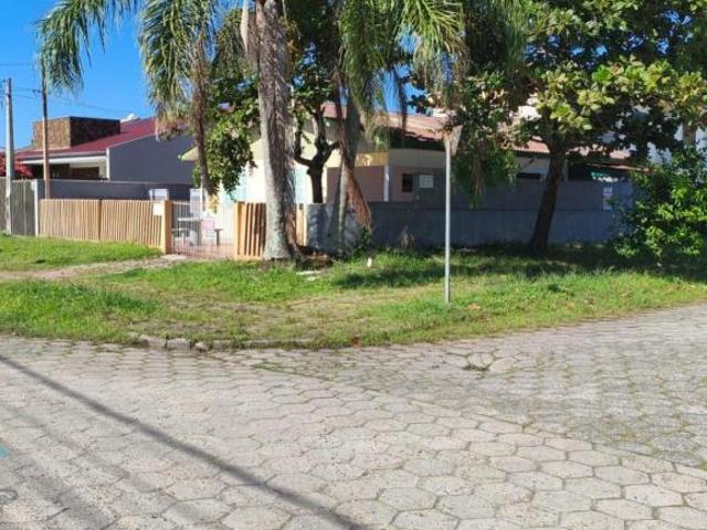 casa à venda de esquina em Guaratuba PR Bairro brejatuba