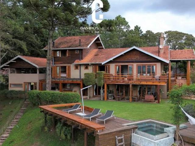 Casa à venda de frente com a Pedra do Baú, 500 m², Alpes de Campos do Jordão, Campos do Jordão, SP