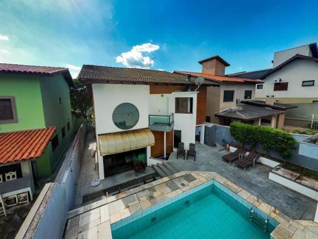 CASA A VENDA E LOCAÇÃO