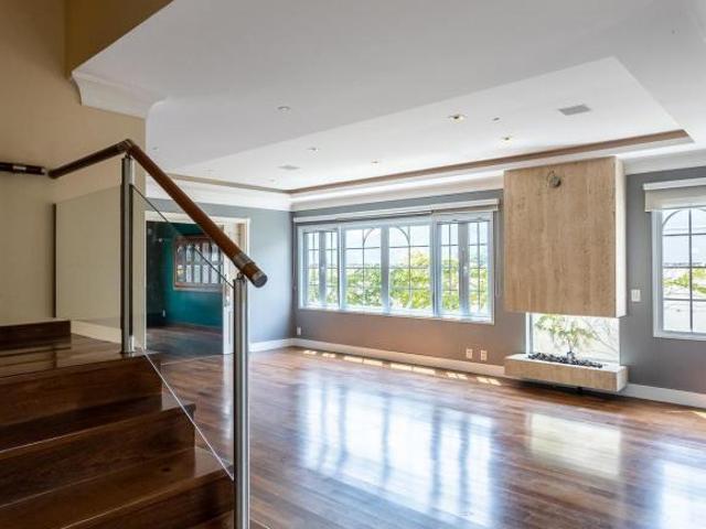 CASA A VENDA E LOCAÇÃO