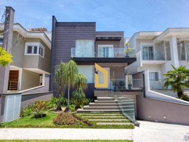 Casa à venda e locação | 740m² | Condomínio Fechado | 3 suítes | Piscina | Elevador | 9 vagas | Tucu